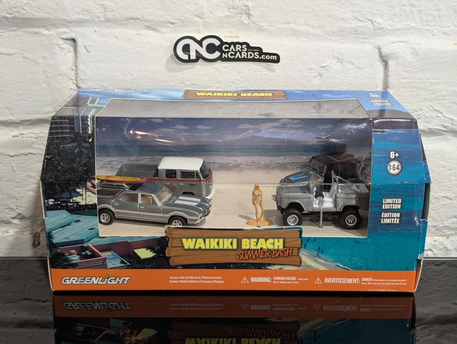 Greenlight Multi-Car Diorama Waikiki Beach Summer Bash RAW CHASE (Soft ...