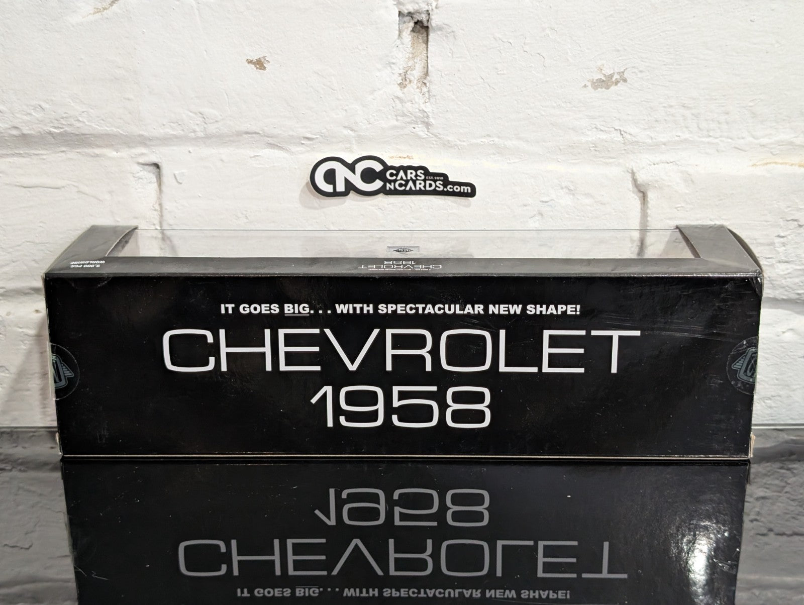 M2 Machines 1:64 Auto Haulers 1958 Chevrolet LCF & 1958 Chevy Impala ...